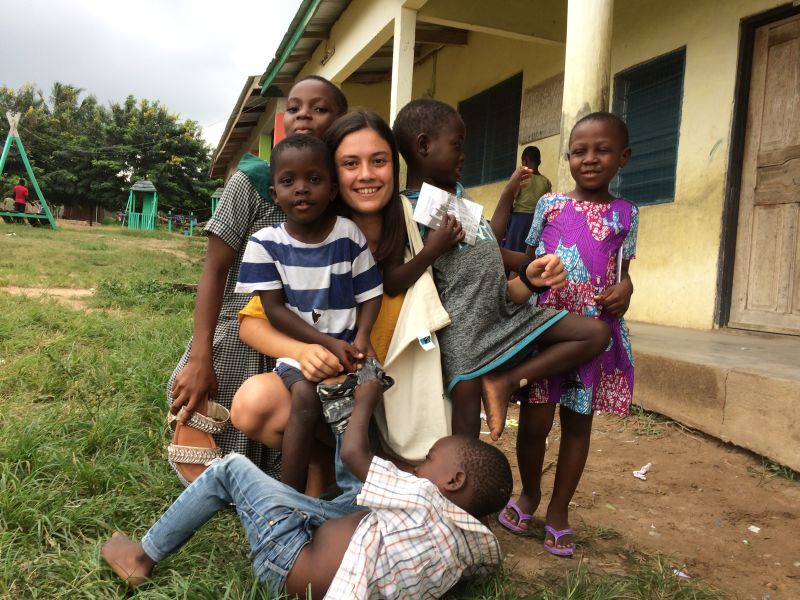 People Volunteering In Africa